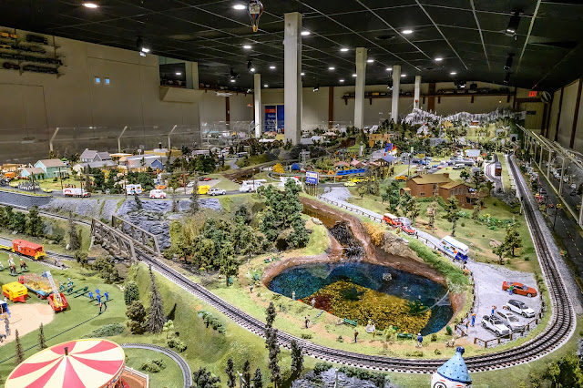 Bubba's Garage: Killing Time at the Choo Choo Barn