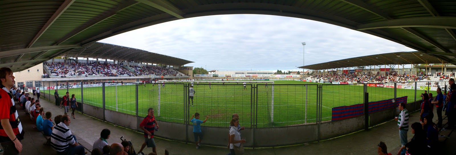 Gorriteando un poco: STADIUM GAL, DE IRUN