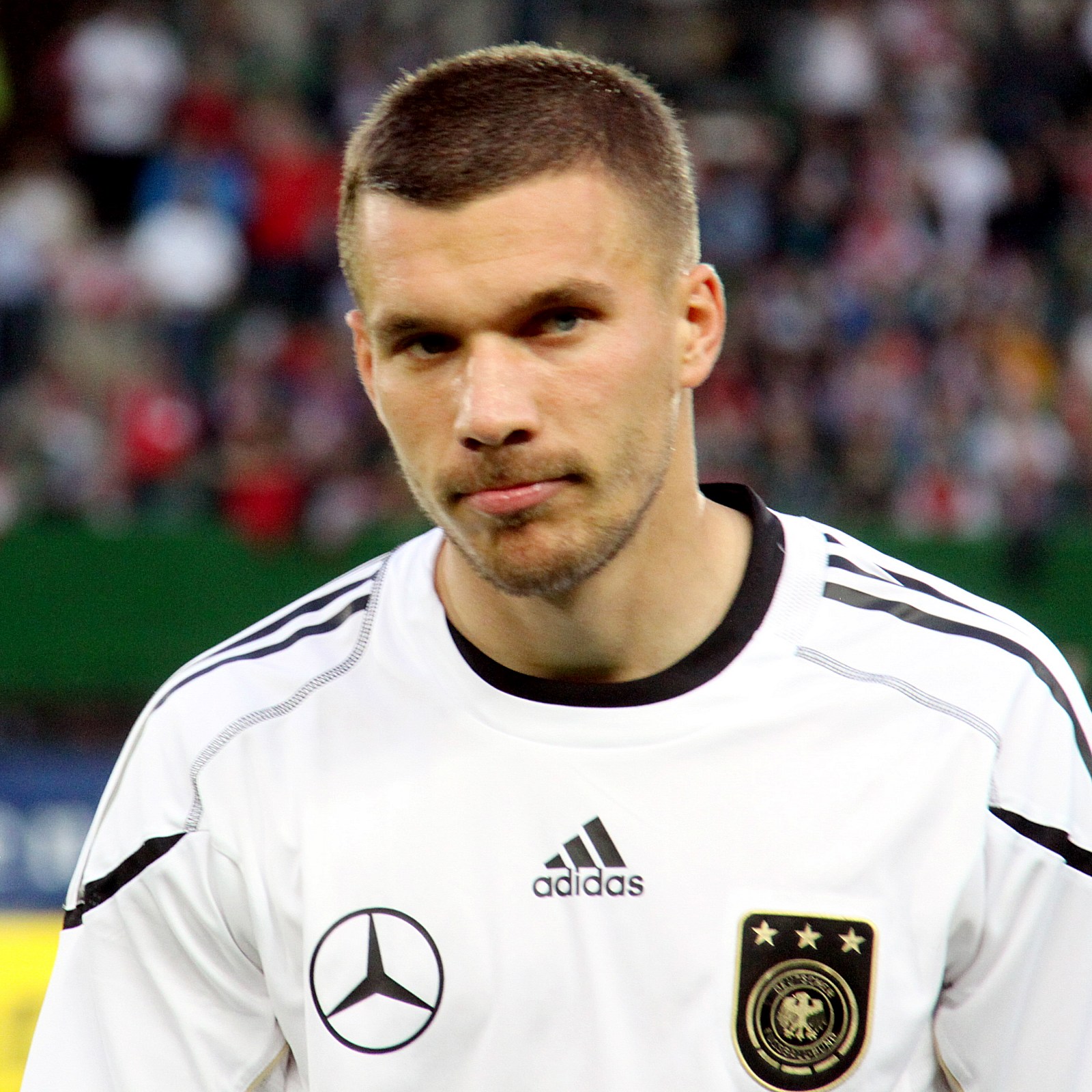 Lukas Podolski | Green Wallpaper Lukas Podolski | Green Wallpaper
