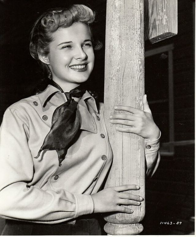 30 Glamorous Photos of Mona Freeman in the 1940s and ’50s ~ Vintage ...