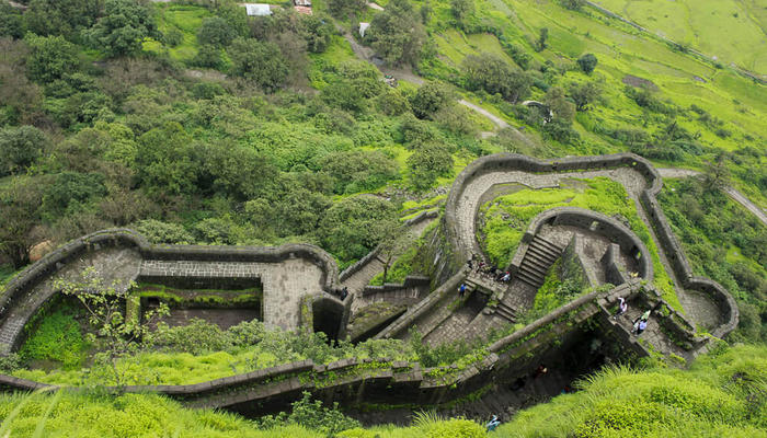 Rishsome.: Genuine Castle & forts Facts- Fit For A Superior Greatest King.