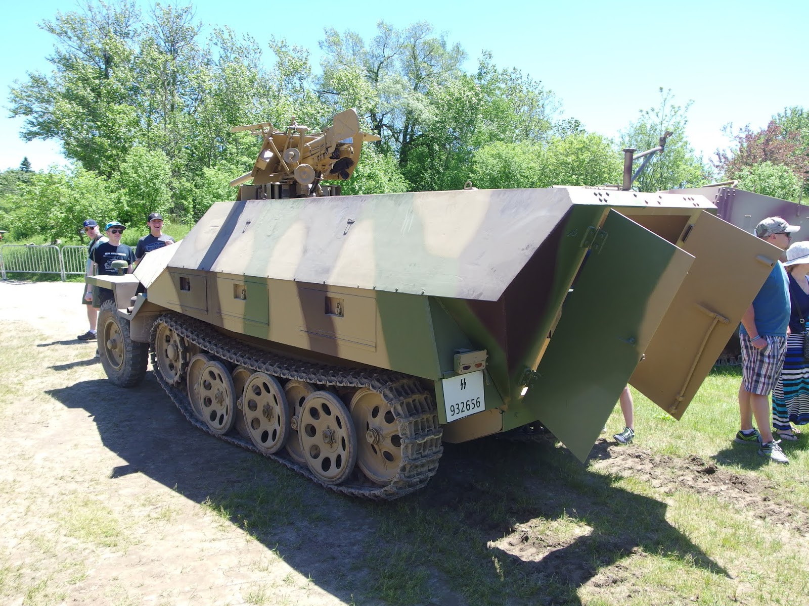 Tank Archives: Sd.Kfz.251/10 Ausf.D in Action
