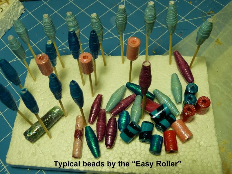 Paper Crafts made with paper: The Paper Bead Roller