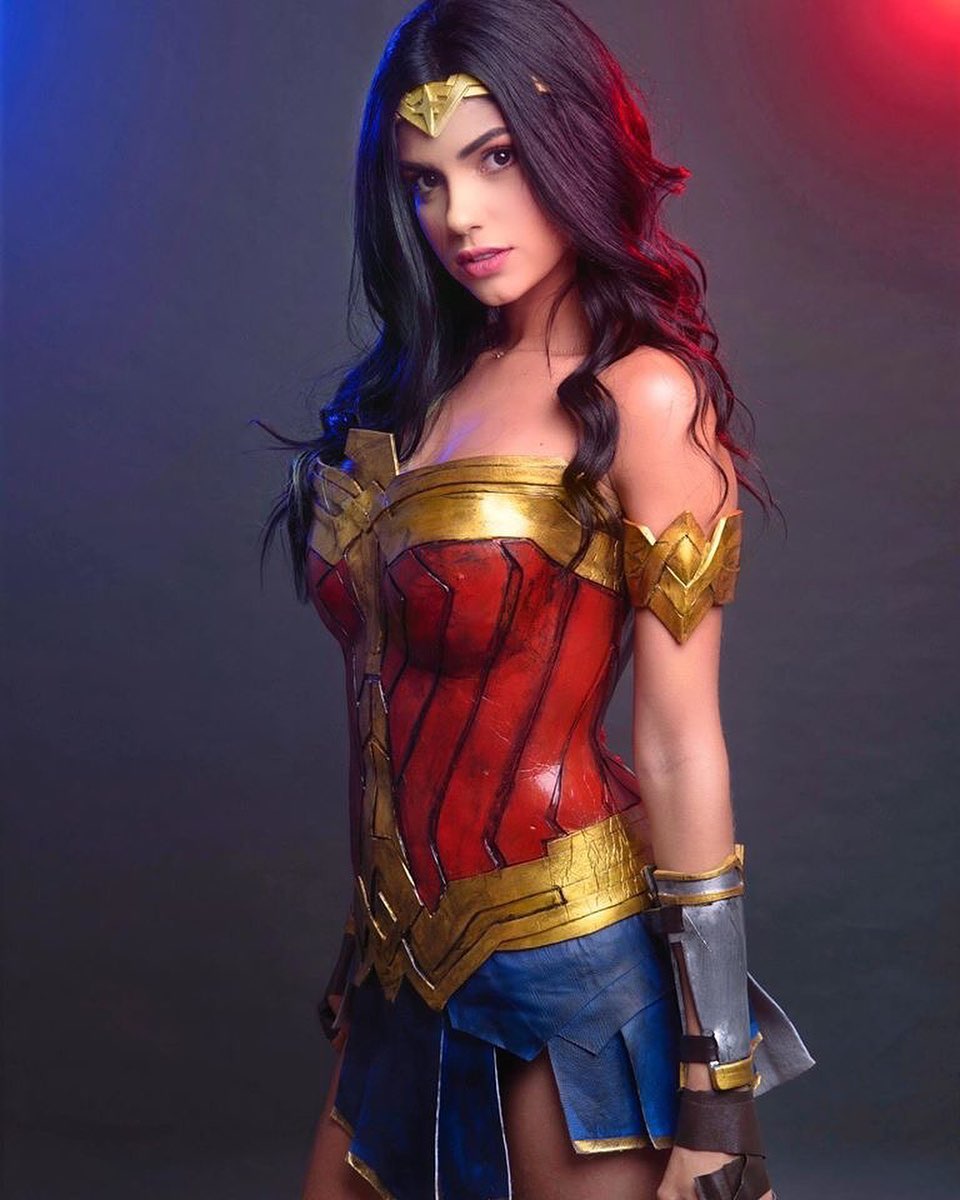 20 Sexy Cosplay Girls You Must See