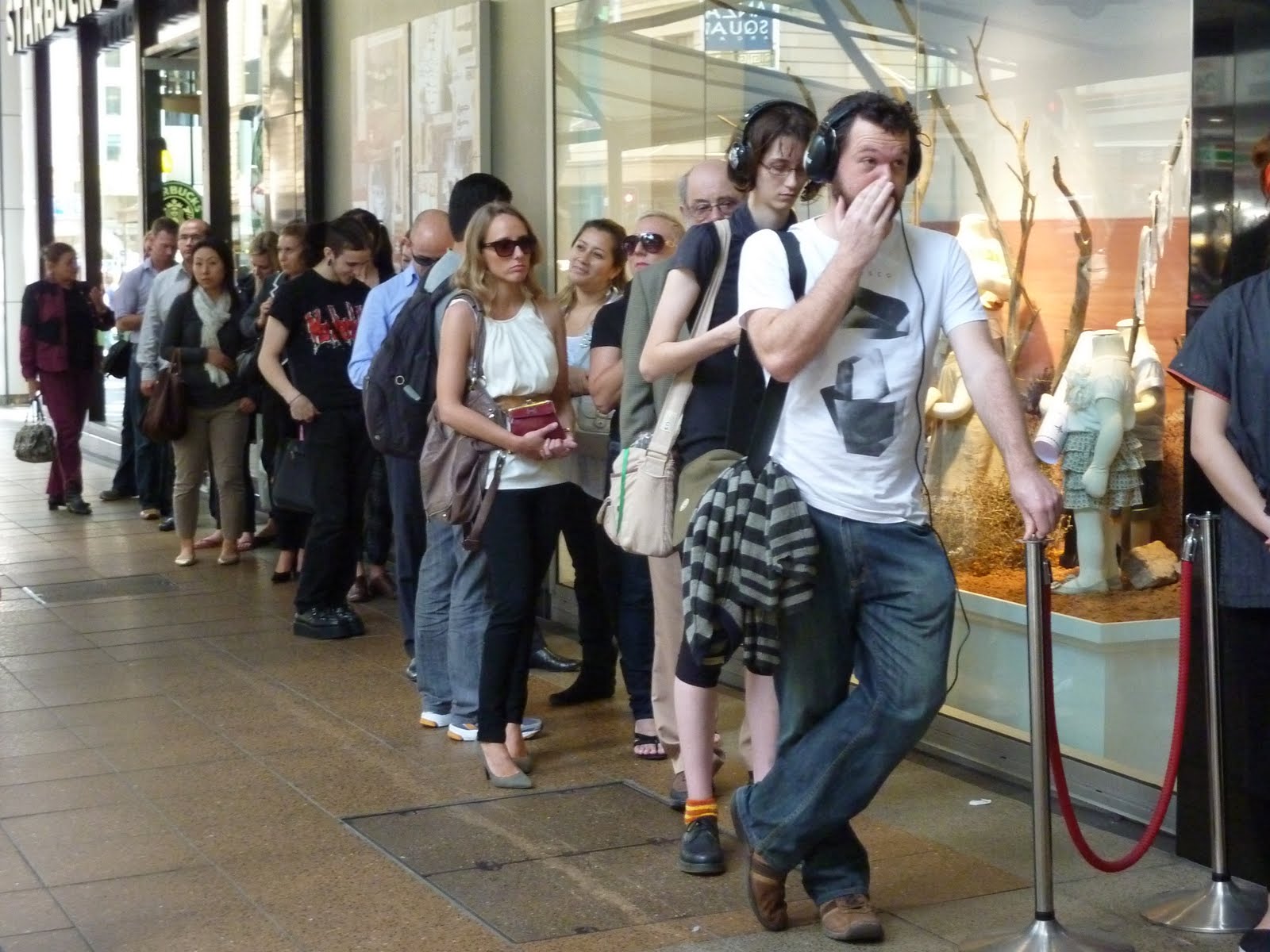 The Crazy Adelaide St Sushi Queue - Tiffin - bite sized food adventures