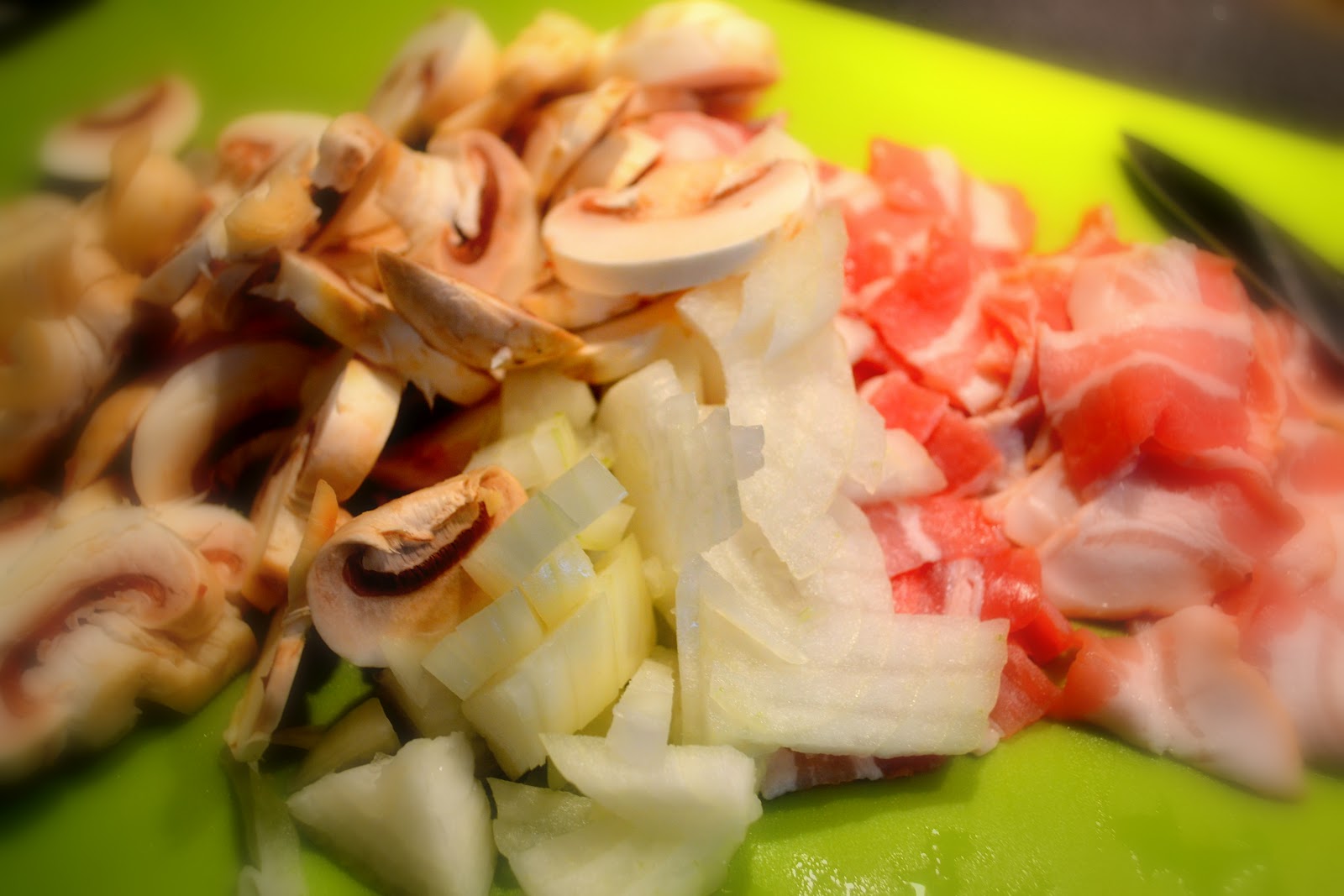 Mat och annat gott: Ugnsomelett med champinjon,lök och bacon stuvning Lchf