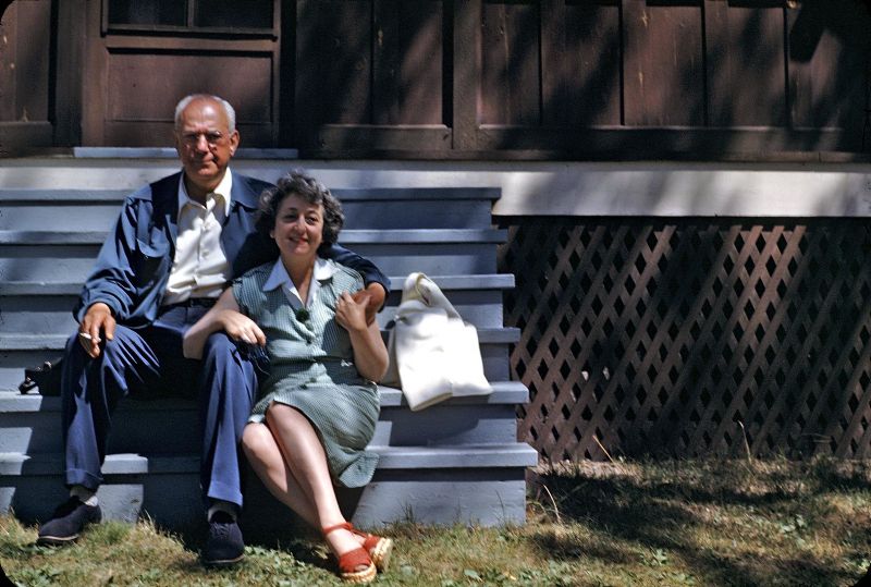 22 Rare Color Photos Capture Portraits of Couples From the 1940s ...