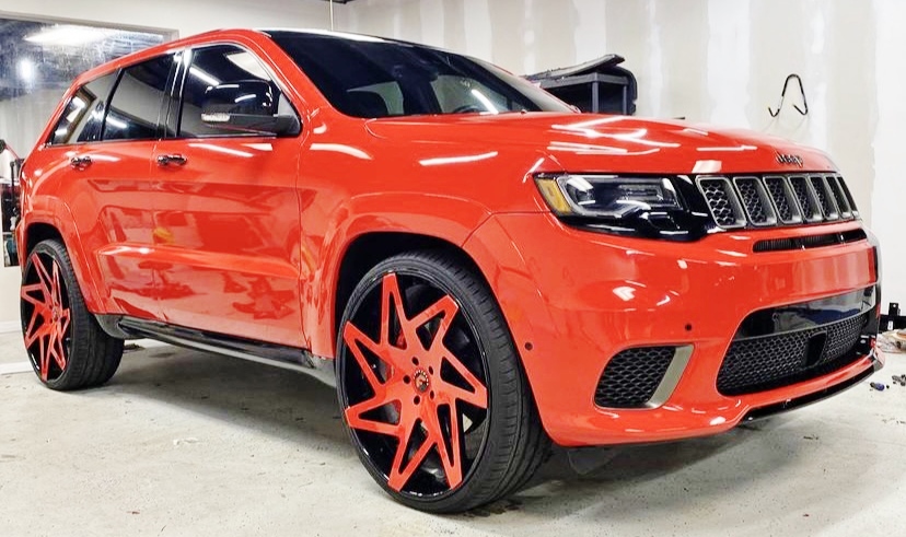 Ace-1: Red Wrap 2020 SRT Jeep Trackhawk on Concave 26" Forgiatos