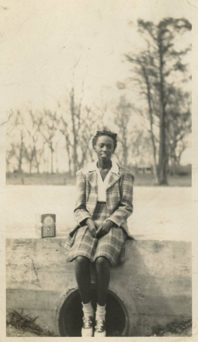 Long Before Digitalization and Smartphones, 45 Cool Snaps Show Ladies ...