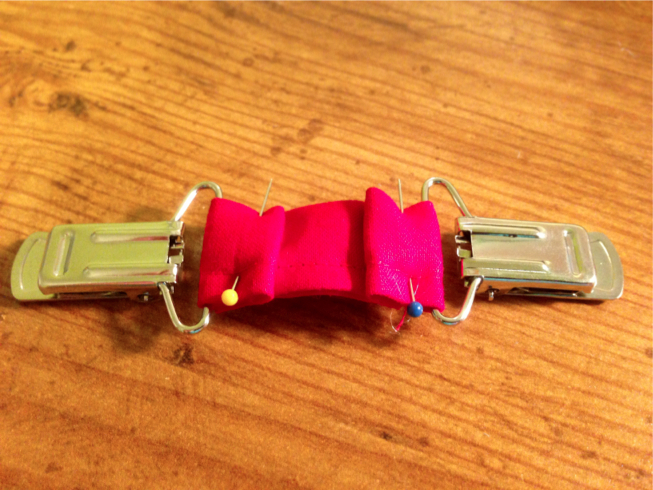 The Pursuit of Happiness: DIY Sew Childrens' Mitten Clips