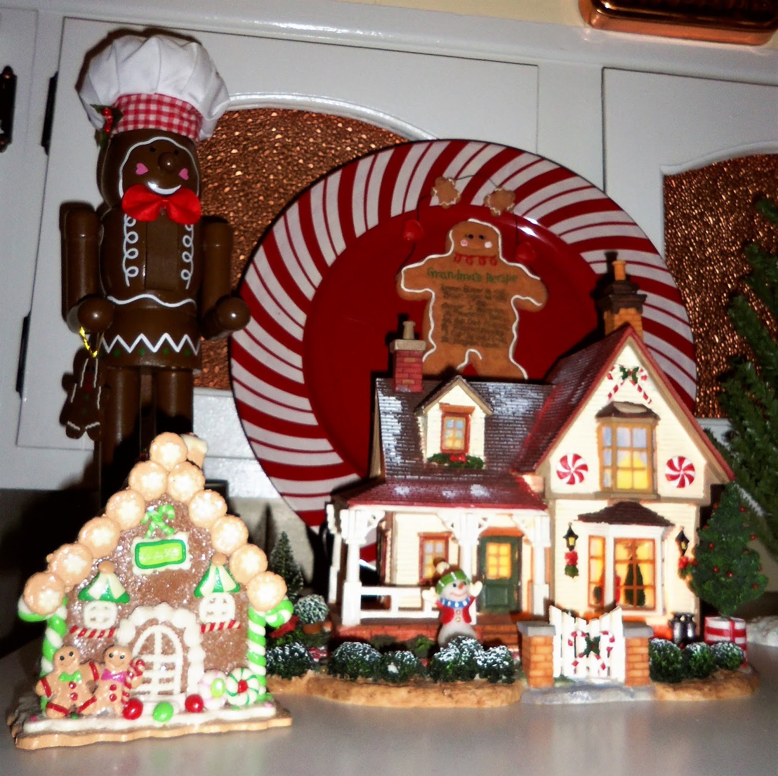 A DEBBIE-DABBLE CHRISTMAS: Gingerbread and Candy Christmas Kitchen ...
