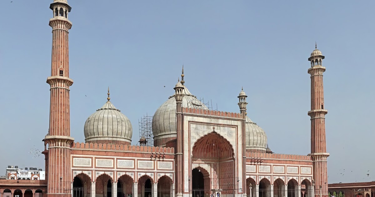 My personal: short story Between the mosque and the temple