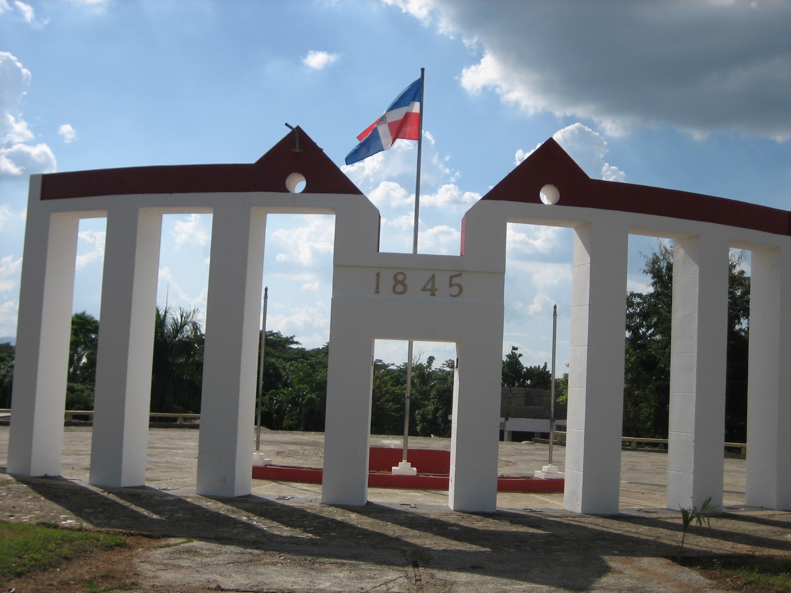 MONUMENTO AL GRITO DE CAPOTILLO ~ Cultura Dominicana