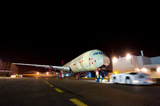 A350 XWB News: MSN5000 Static test airframe rolled-out during a cold ...
