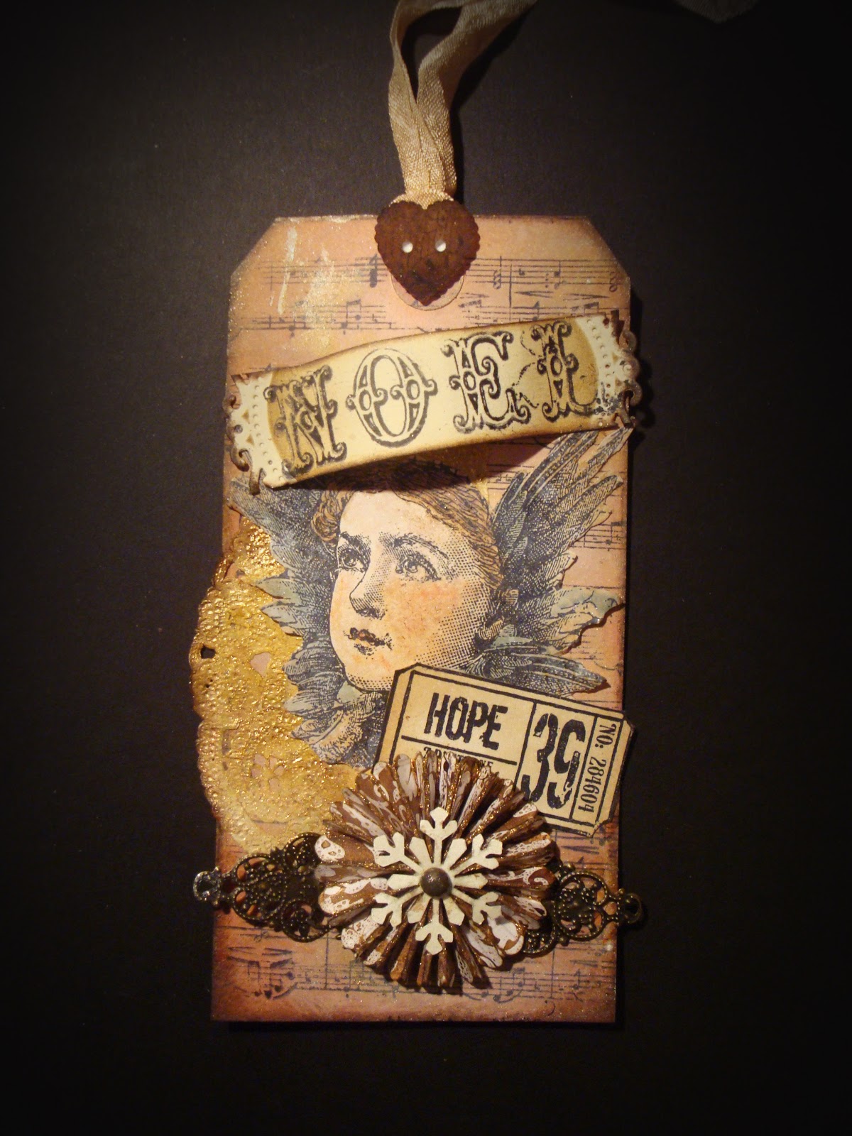 Astrid's Artistic Efforts: Funky Junky 12 Tags of Christmas, tags 3, 4 ...