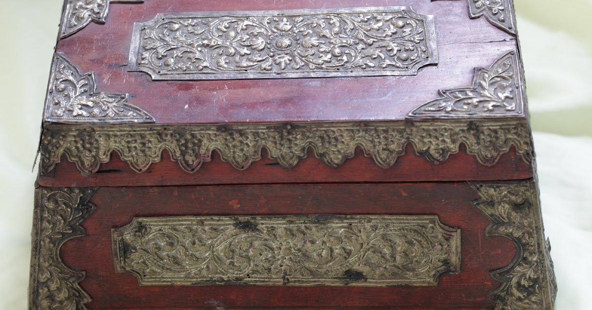enticz: Malay Wooden Sirih Box