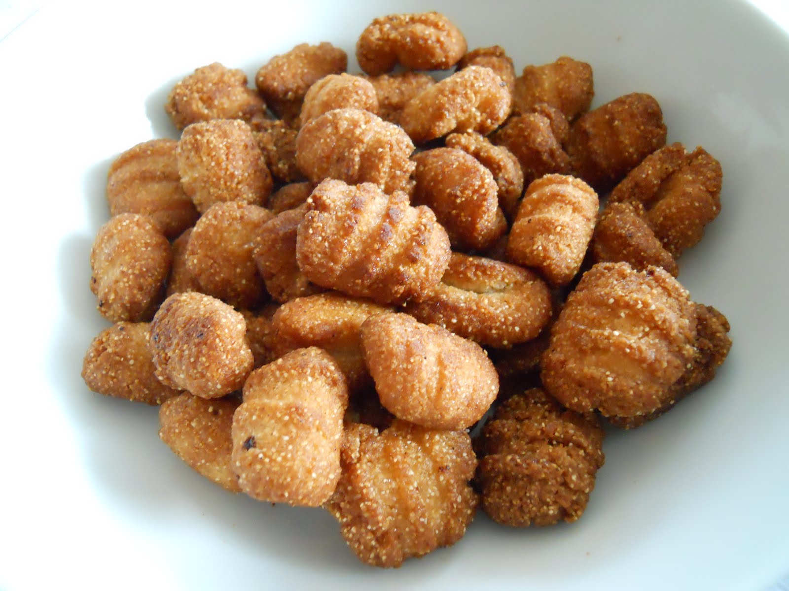 pavani's dishes: SWEET SHELLS (GAVVALU)