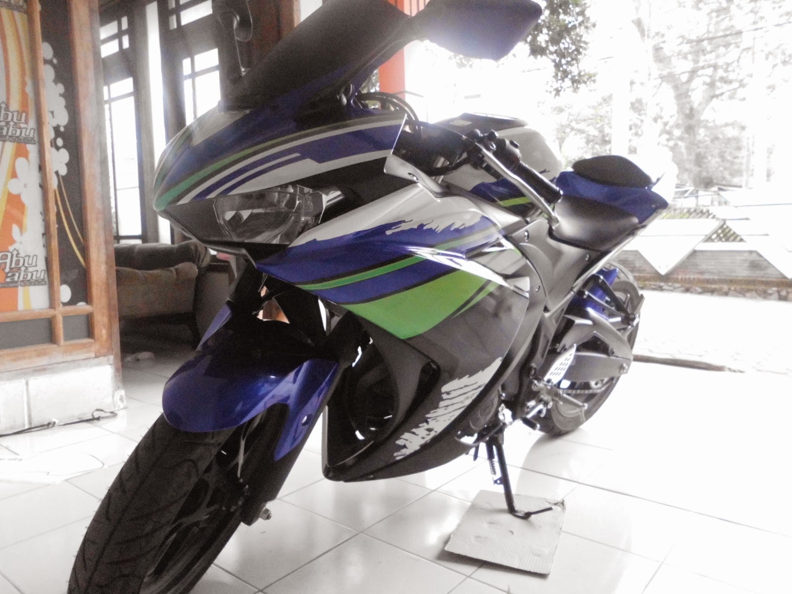 Modifikasi Custom Striping Motor Yamaha R25 Dengan Motif MotoGP by ...