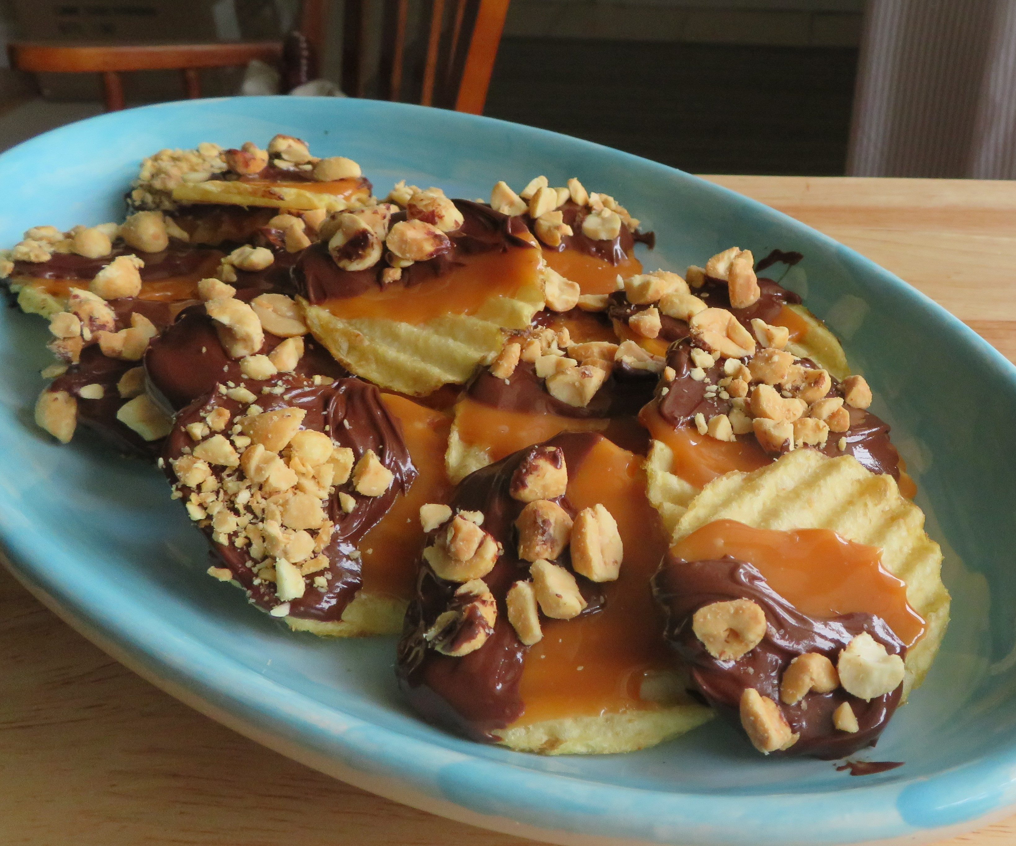 Toffee, Chocolate and Peanut Dipped Potato Chips | The English Kitchen