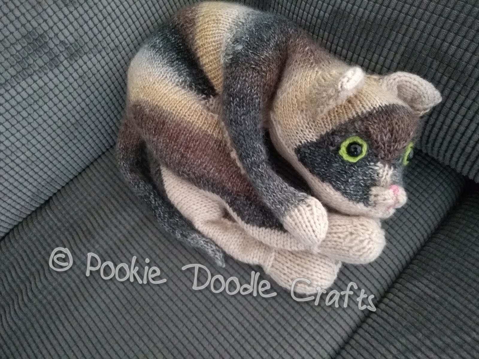 Pookie Doodle Crafts: Knitted Cat Pattern Review