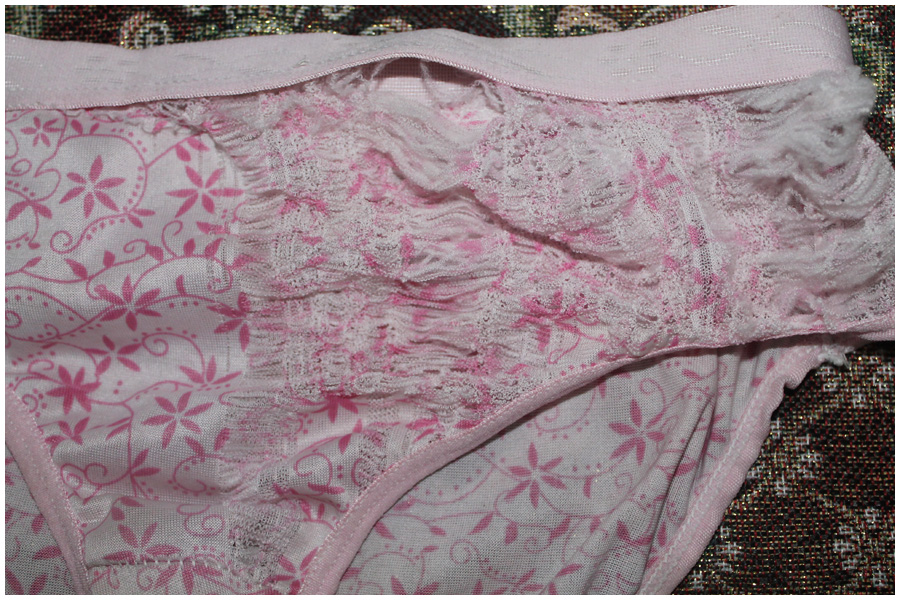 Pesona Celana Dalam & Bra Bekas