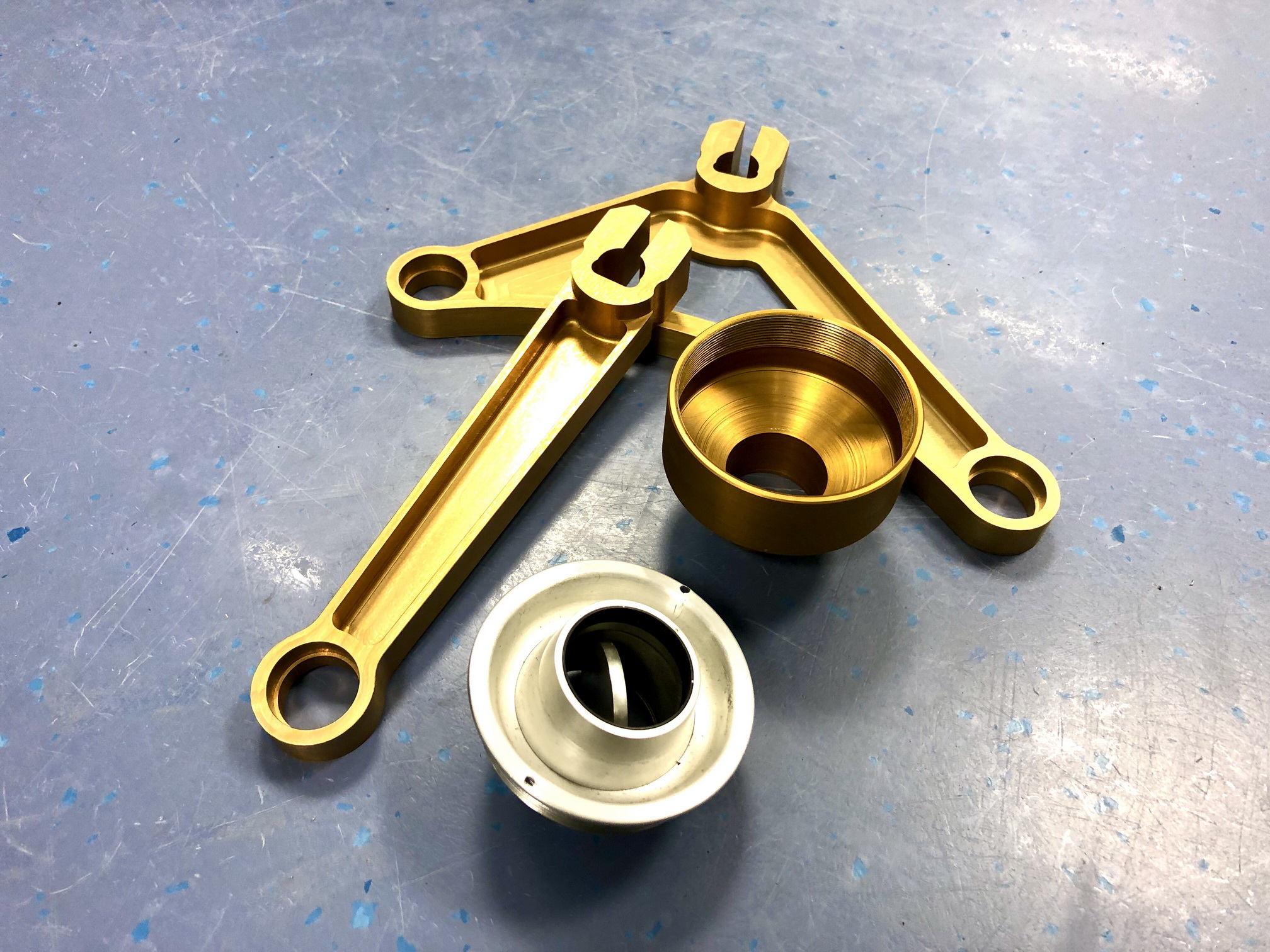 AERODYNE: Fabrication de pièces pour projet d'avion d'époque