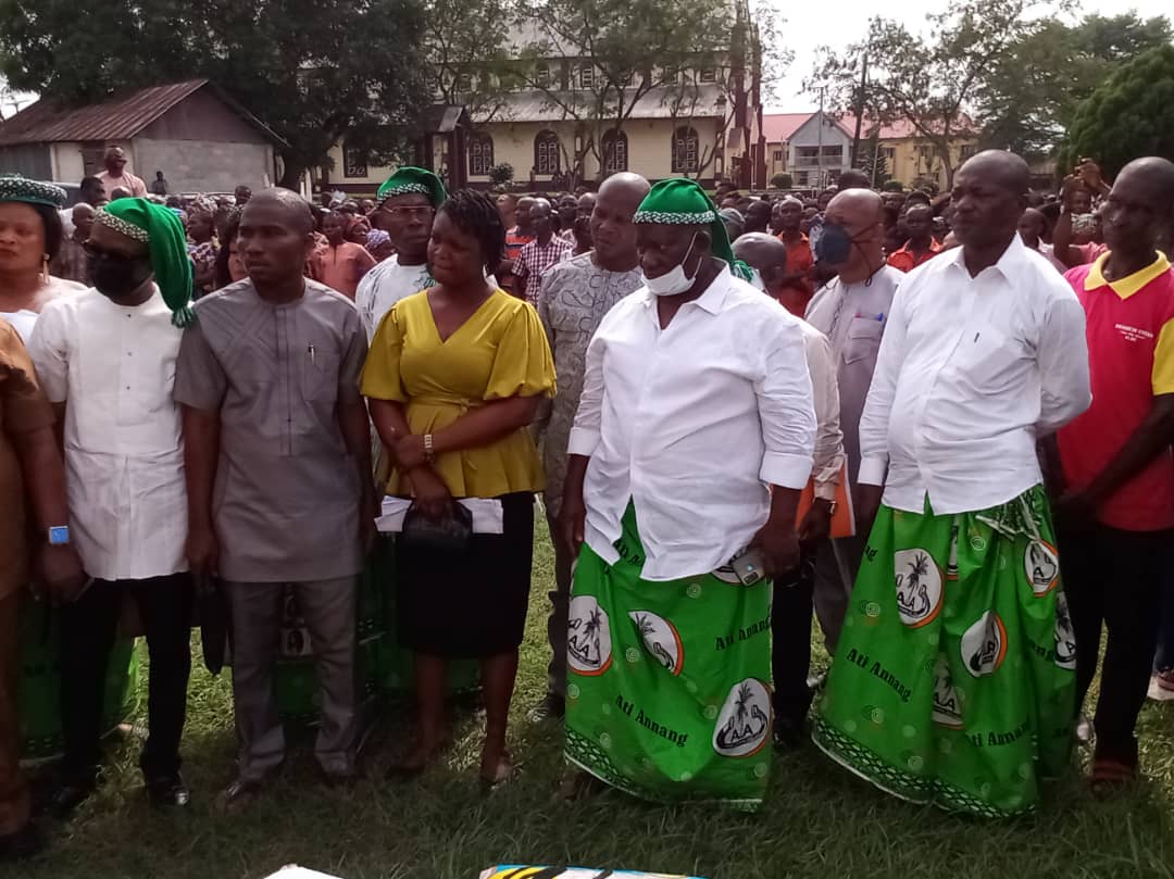 Essien Udim Crisis: Emem Akpabio, Ati Annang provide relief materials ...