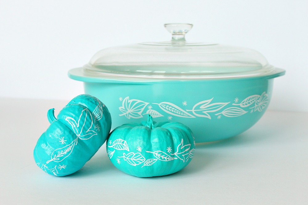 Pyrex Pumpkin! Inspired by Pyrex Blowing Leaves | Dans le Lakehouse