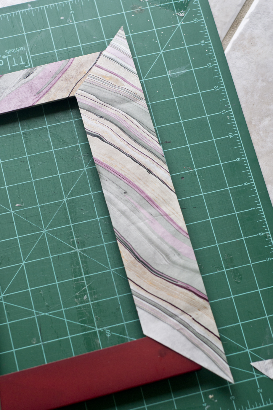 Marbled Picture Frames by Sarah M. Dorsey - Pretty Handy Girl