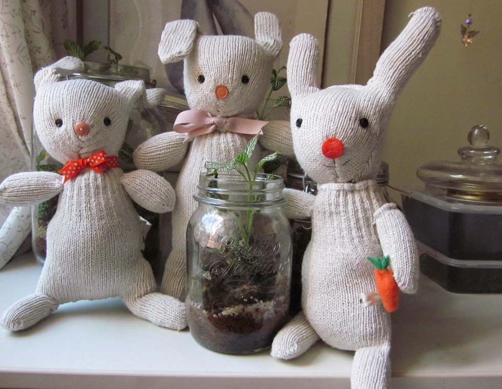 glove dolls as a birthday gift ~ easy arts and crafts