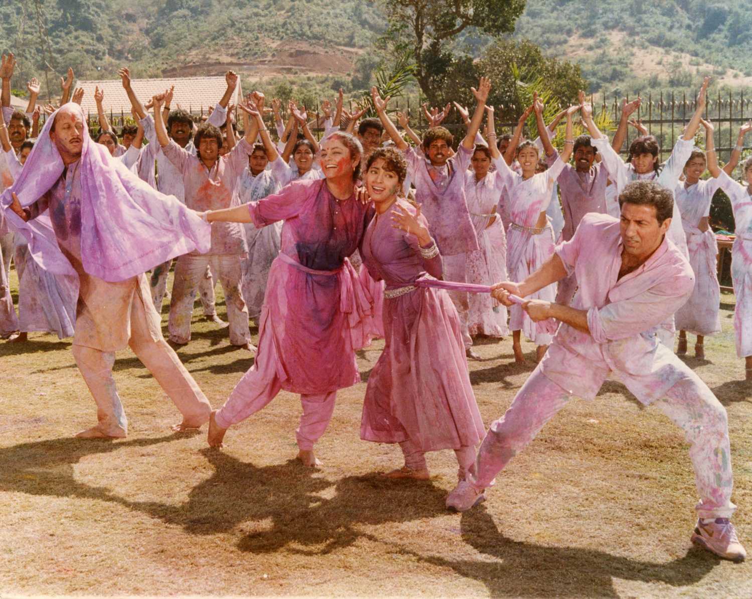 3 Best Holi scenes in Bollywood