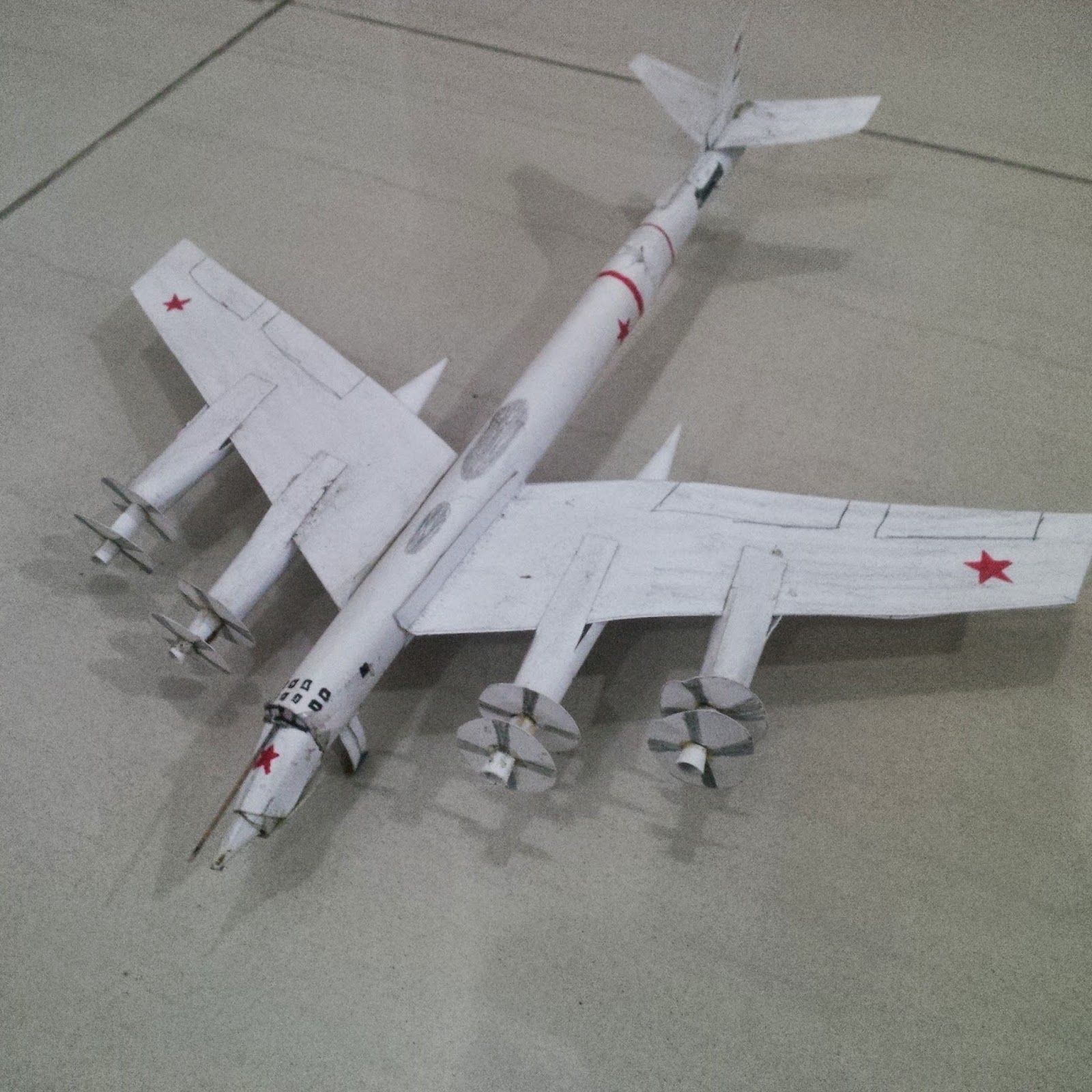 PAPERCRAFT: TU 95 Bear