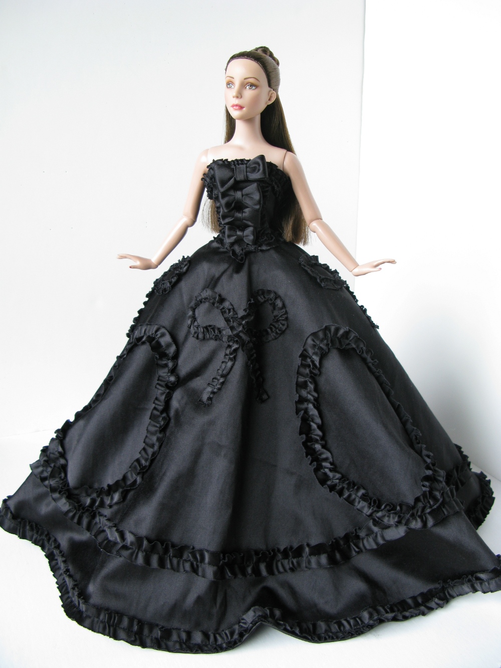THE FASHION DOLL REVIEW: Remaking an iconic Dior gown for a lucky 16" doll