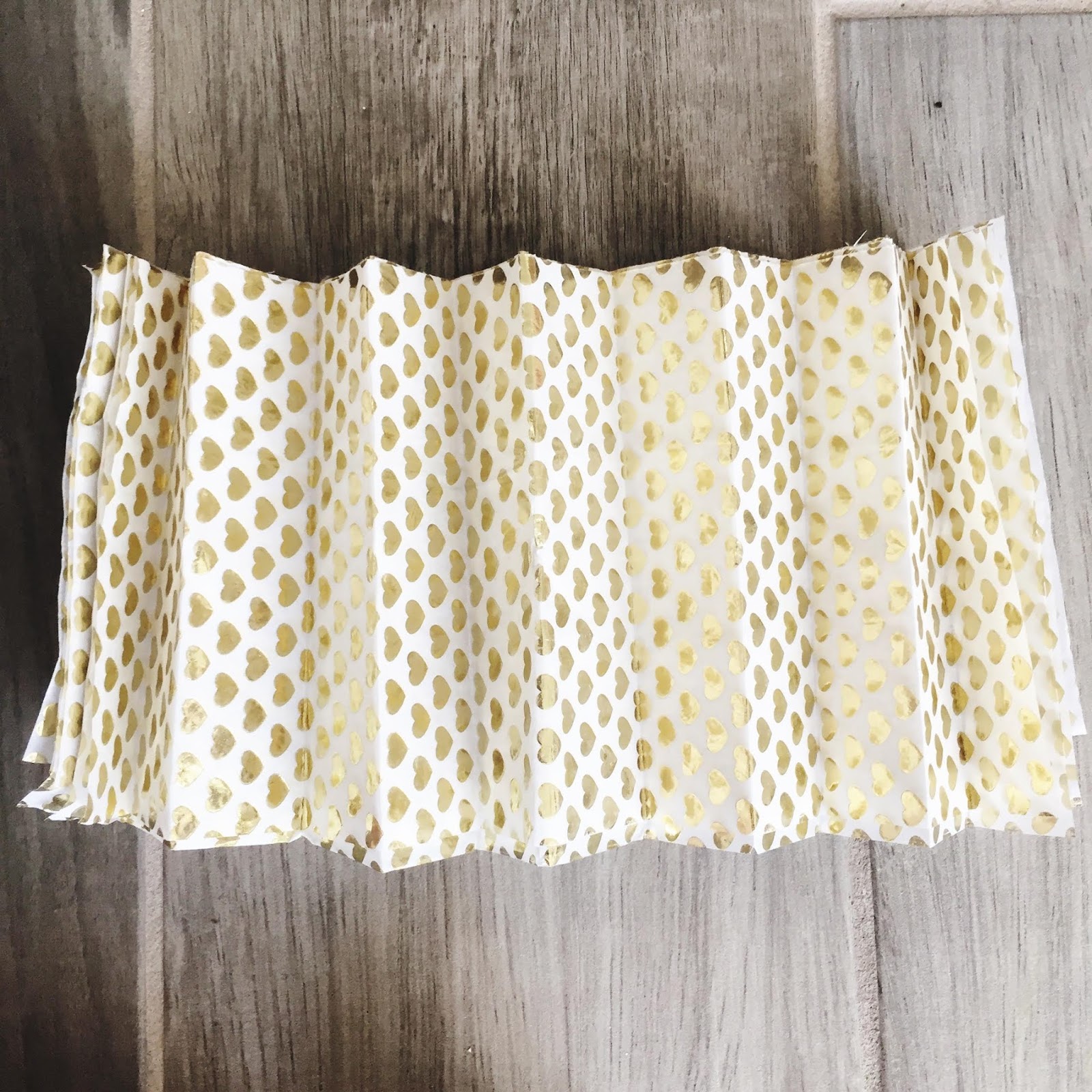 Notes From Nessa : Valentine's Day Tissue Ball Wreath Tutuorial