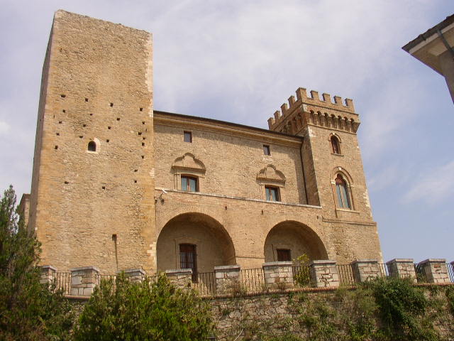 Altogether da Chieti: Chieti - Visita al castello di Crecchio