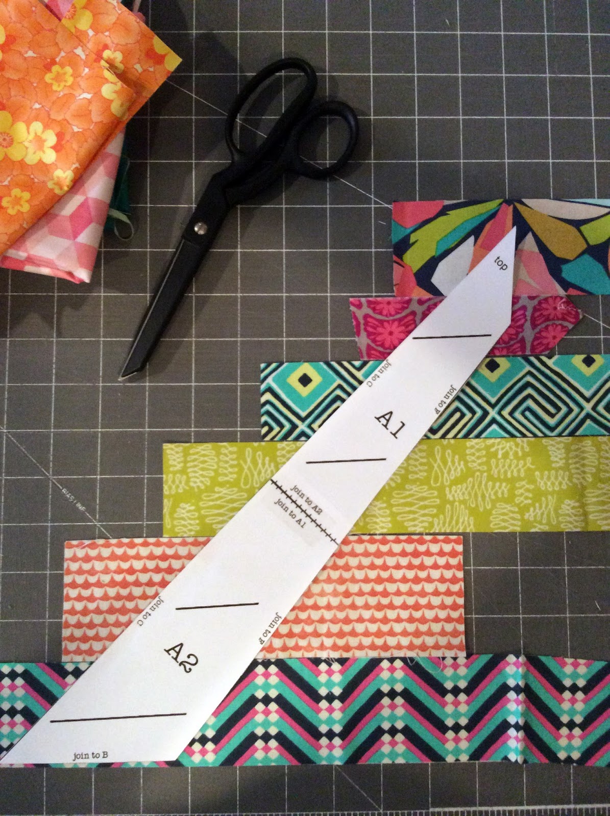 Stash Bee: Hive 9 July Tutorial - Feather Block