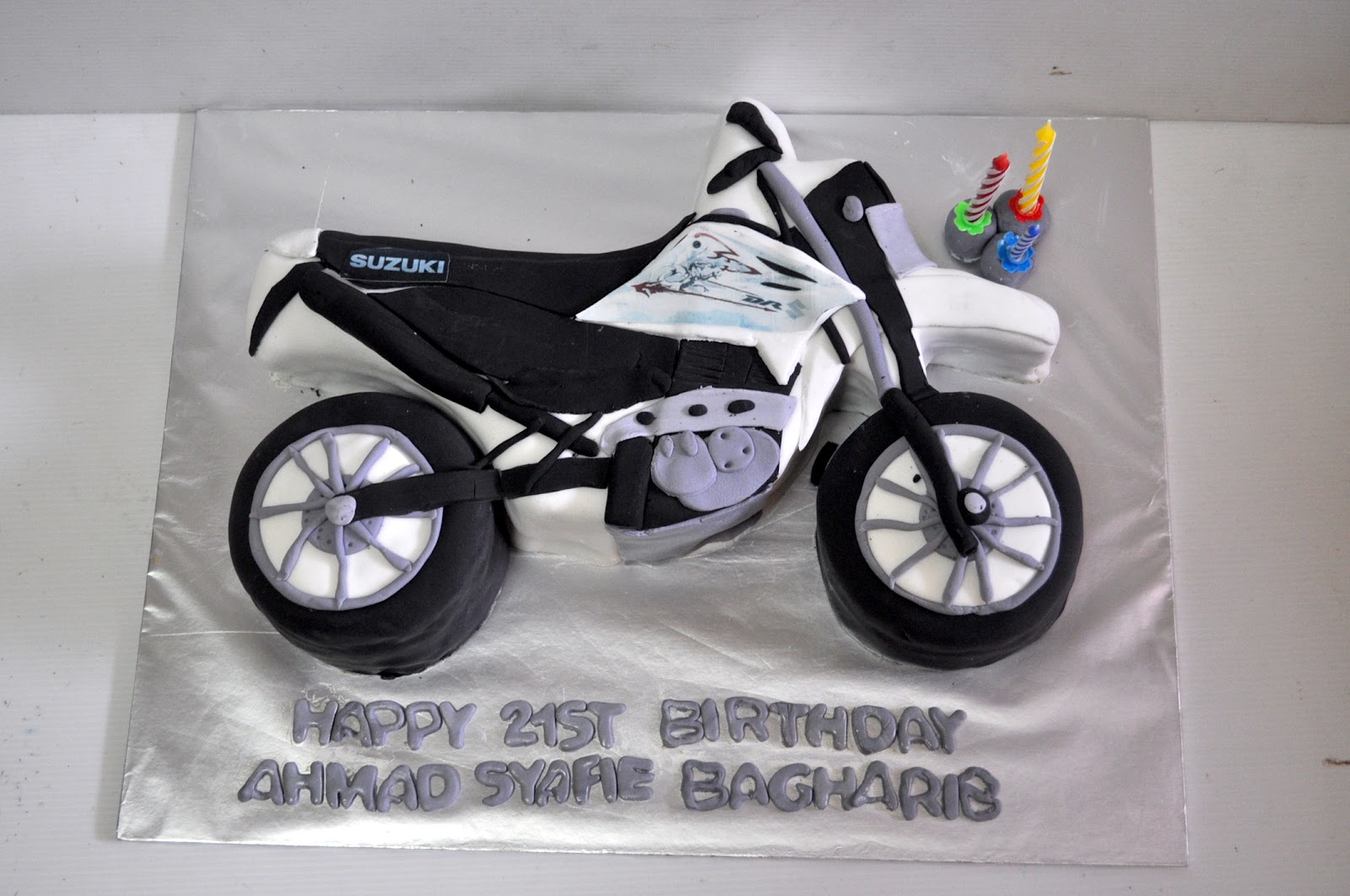 Izah's Kitchen: 2D Motorbike Cake - Suzuki