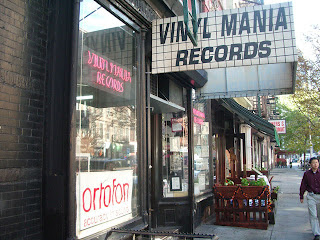 Beyond the Stars: Vinylmania NYC = Vinyl Heaven
