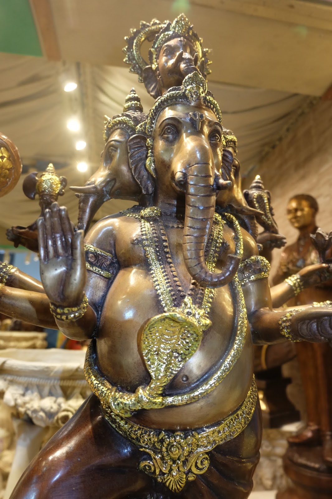 Kee Hua Chee Live!: VISITING THE GODS AND GODDESSES AT JJ MALL AND THE ...