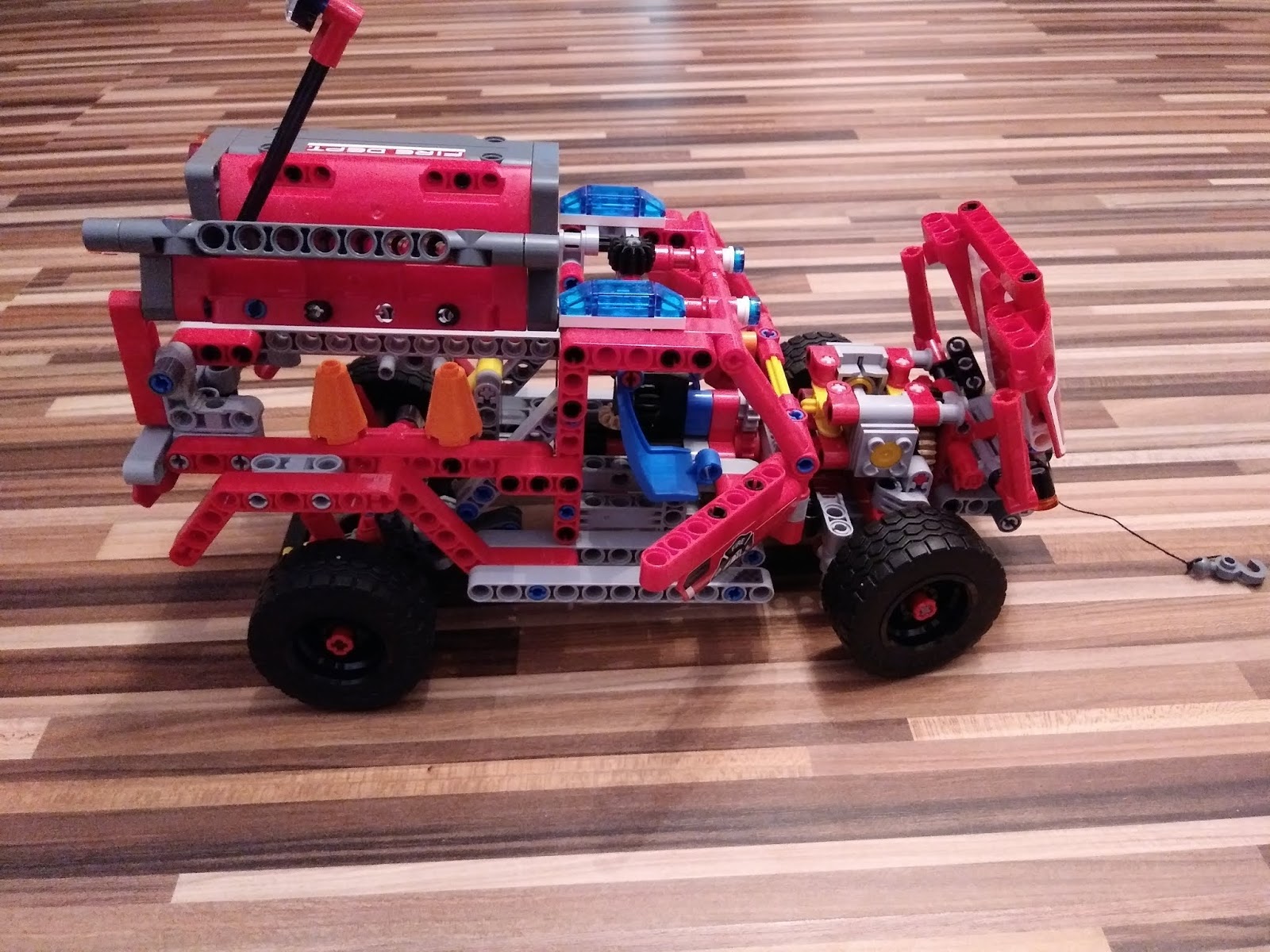 LEGO®TECHNIC First Responder 42075