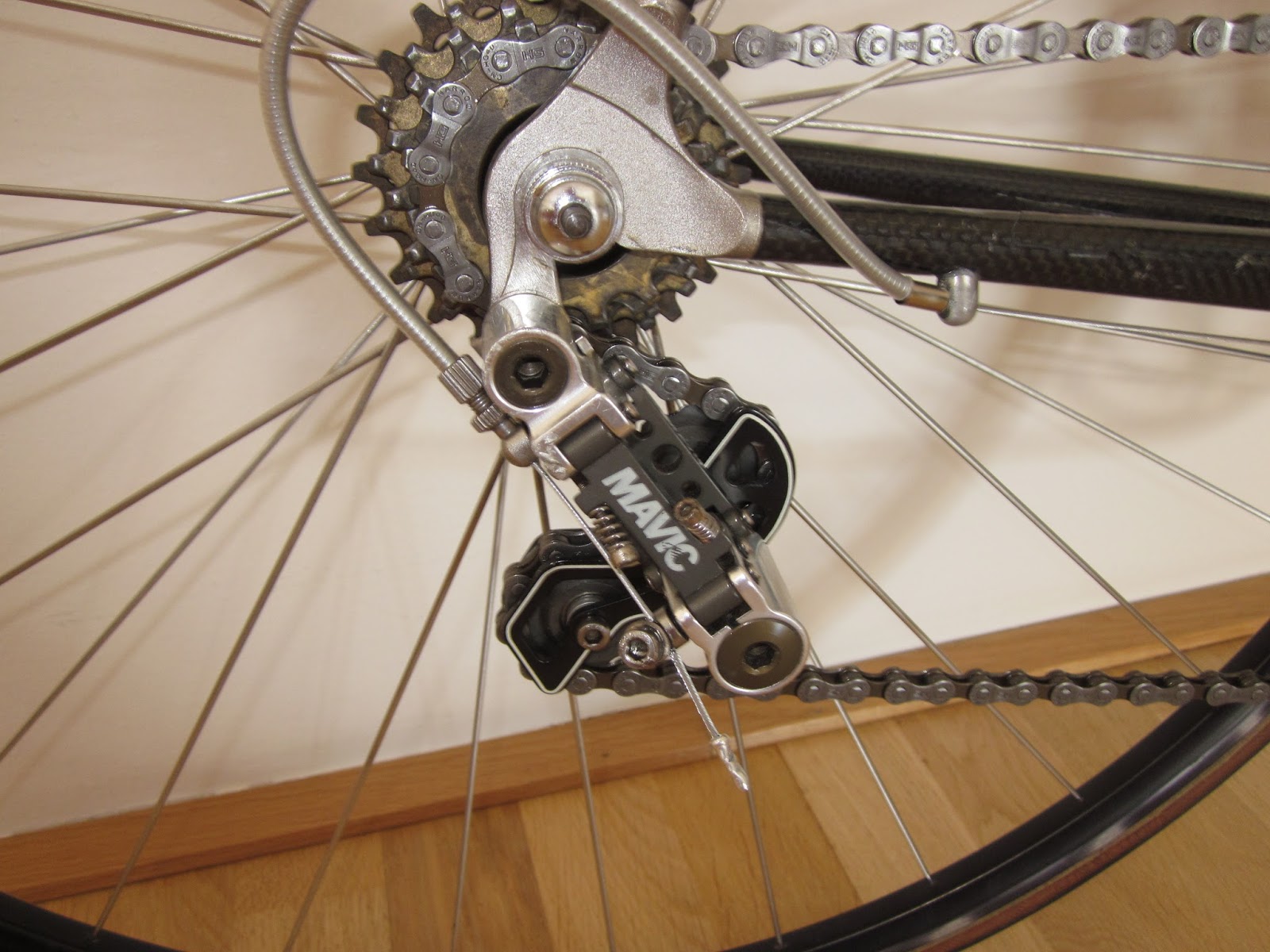 Lightweight Classics: 1987 - Steel is out, Carbon in - Giant Cadex 980c