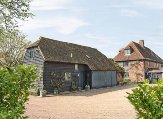 The Holiday Cottages: The Woolhouse Barn, Hunton, Maidstone, Kent ...