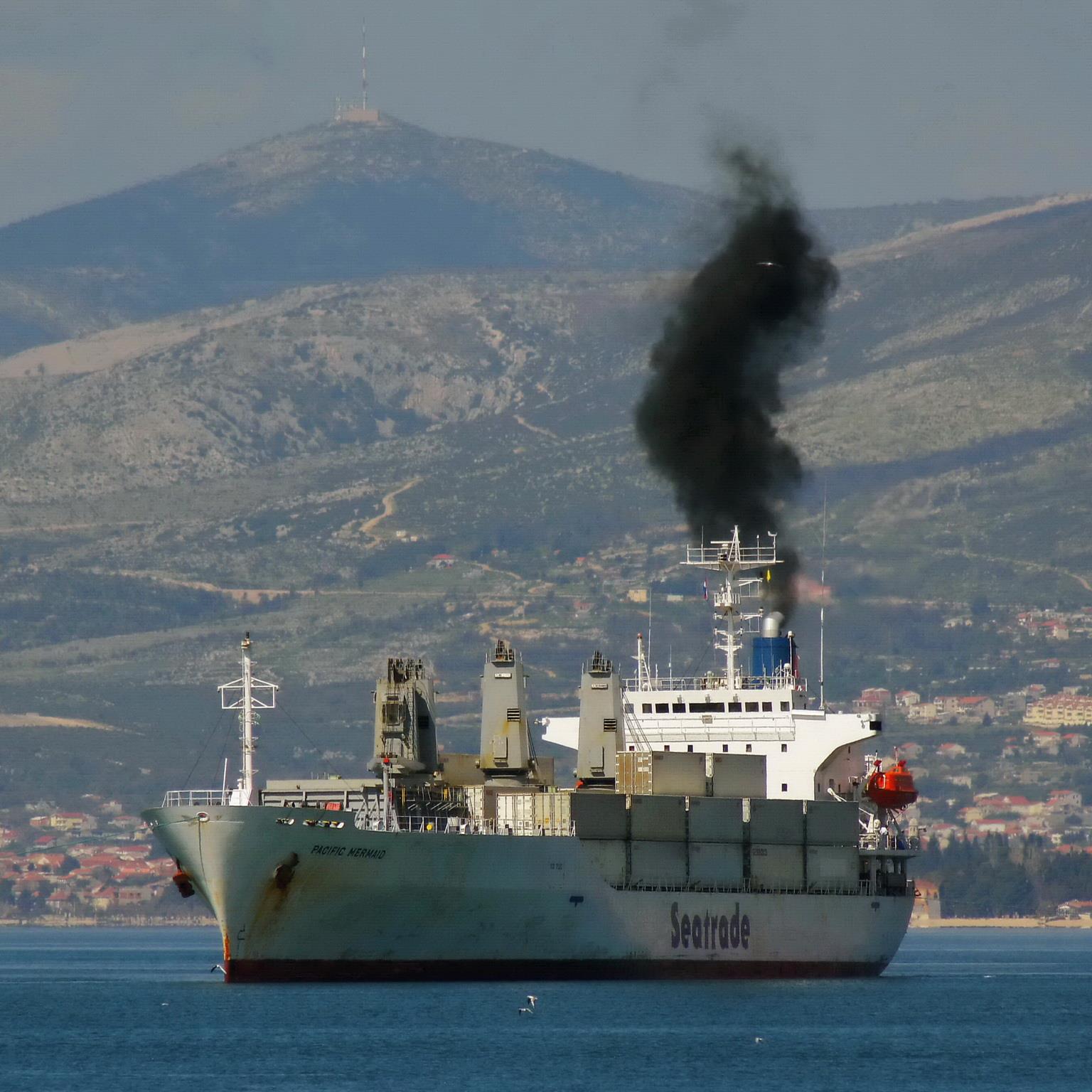 Ships in Split: Pacific Mermaid (reefer, 1992) IMO 9045924