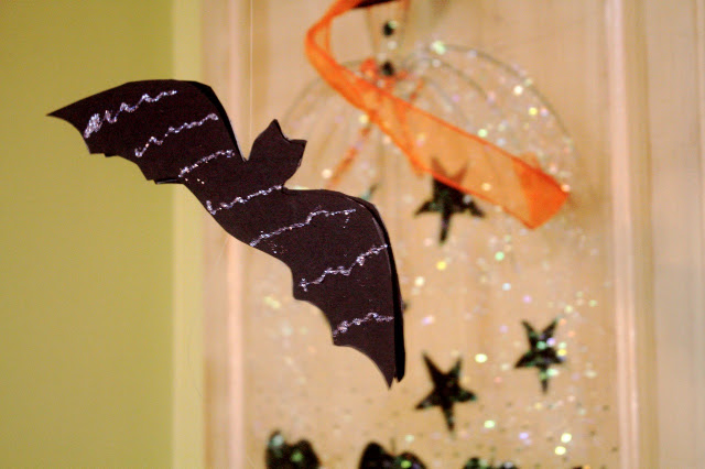 SoSoBella: Bat Garland - EasyPeasy - Weekend Craft