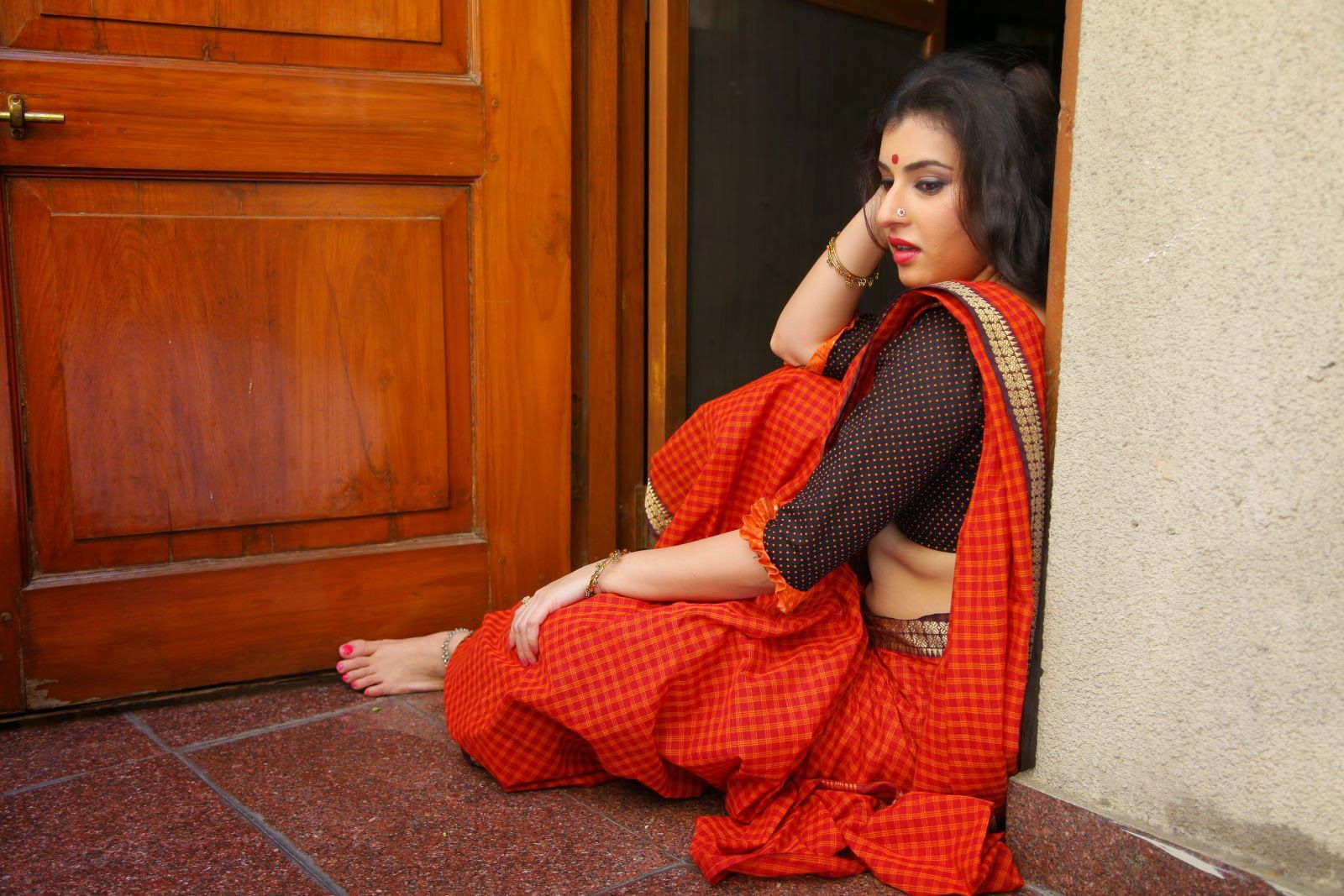 Actress archana harish hot saree navel images - drivemeva