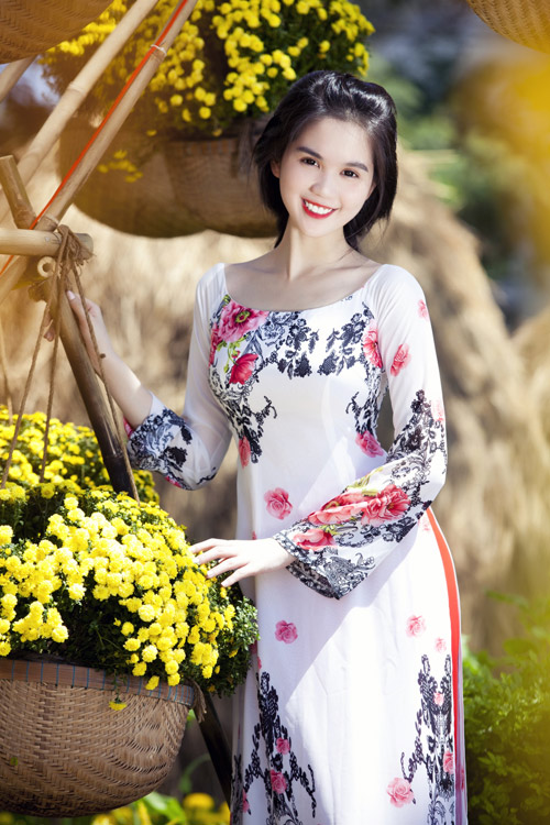 Ngoc Trinh In Vietnam Traditional Dress Viet Nam Bikini Model 1000