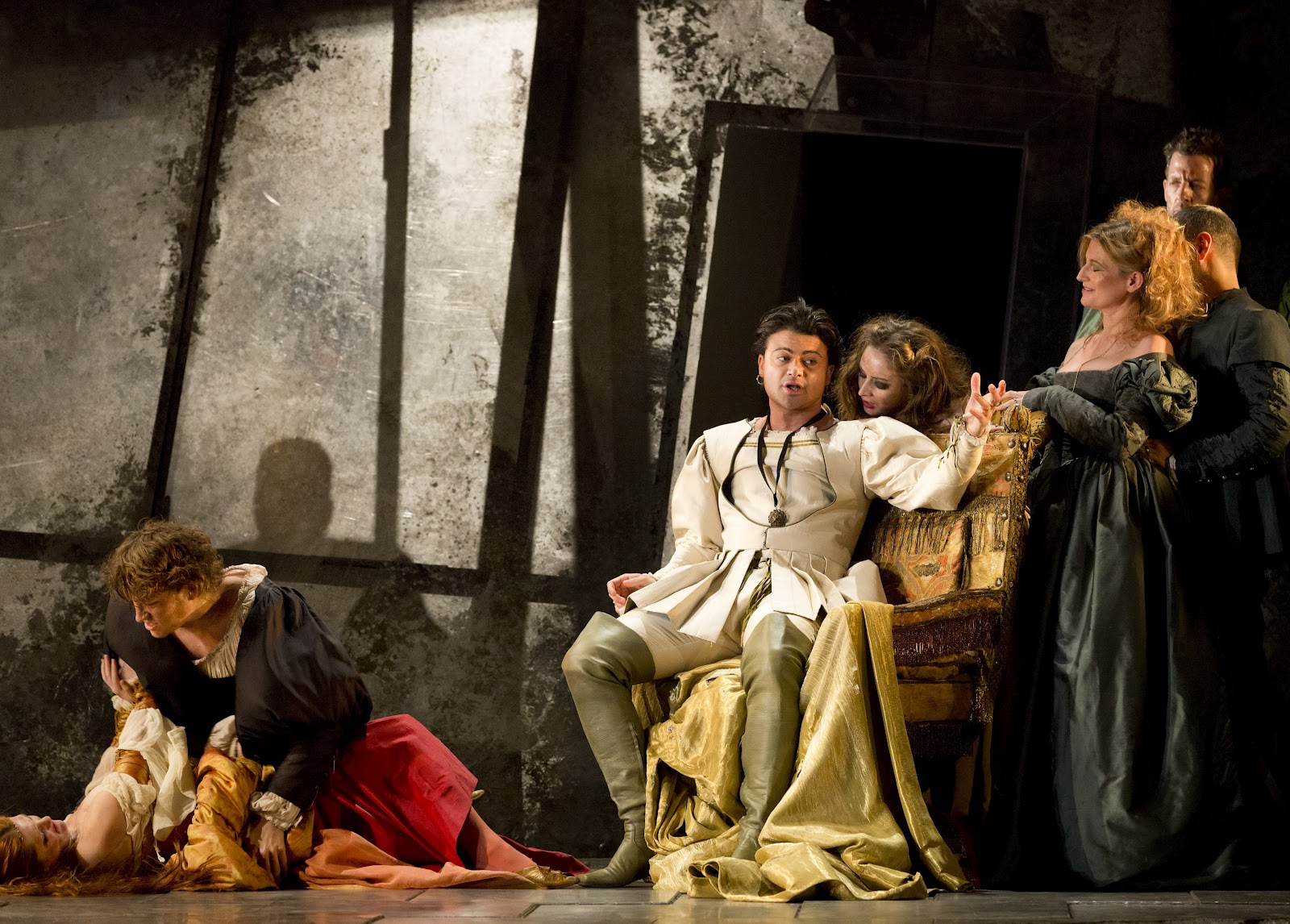 CLASSICAL ICONOCLAST: Vigorous Rigoletto - Royal Opera House