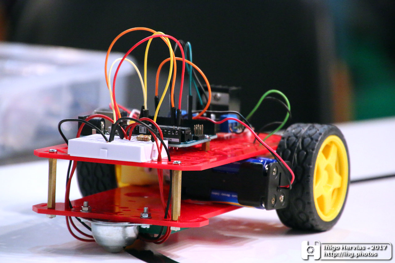 El blog de Hayawata: Robot seguidor de línea