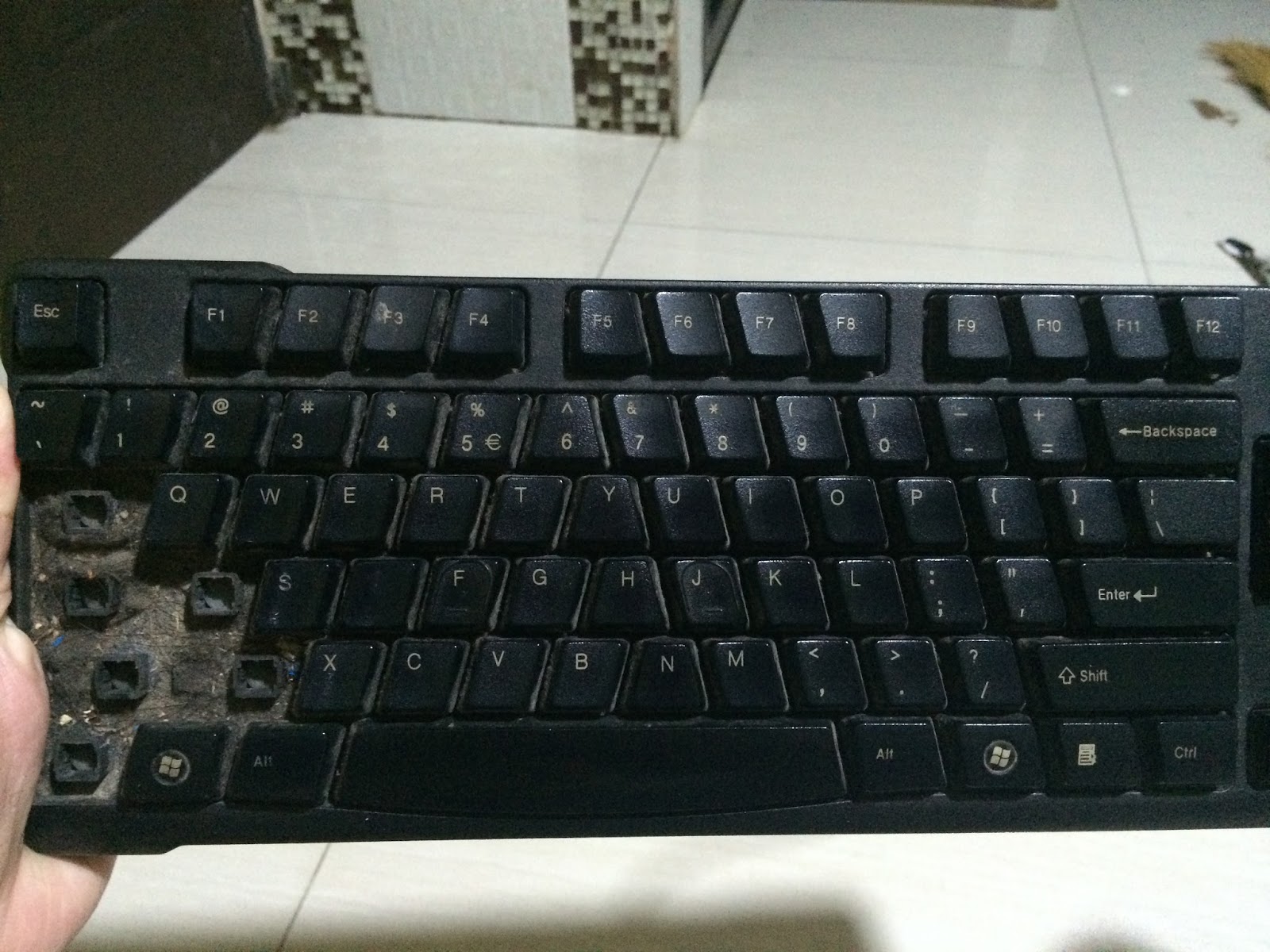 She's The Mom: How dirty is your Keyboard?