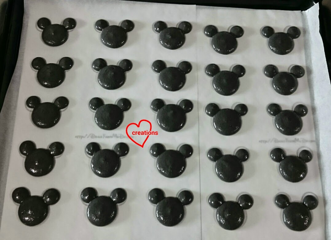Loving Creations for You: Mickey and Minnie Mouse Macarons with Whipped ...